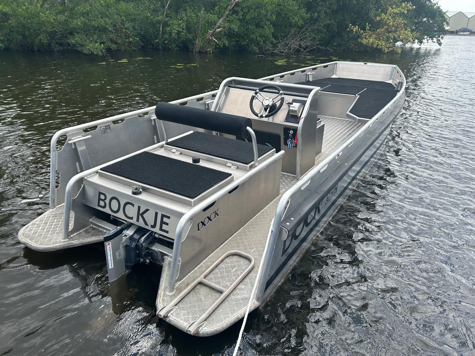 Dock 650 elektrisch outboard - Dock STEEL