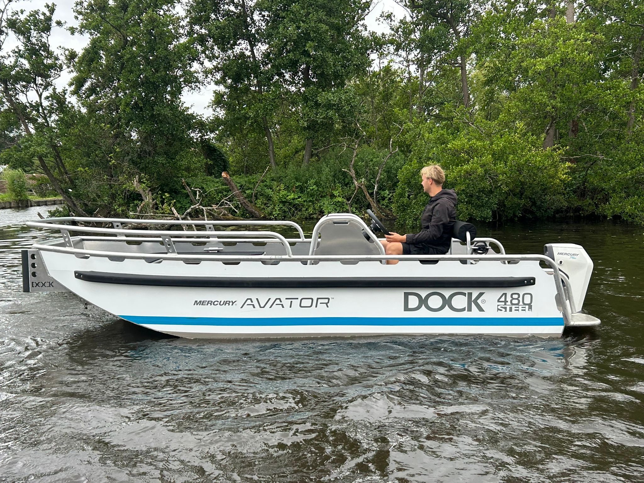 Dock 480 Elektrisch - Dock STEEL